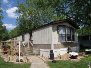 Mobile Home Gets Rustic Farmhouse Kitchen Makeover | Mobile Home Living